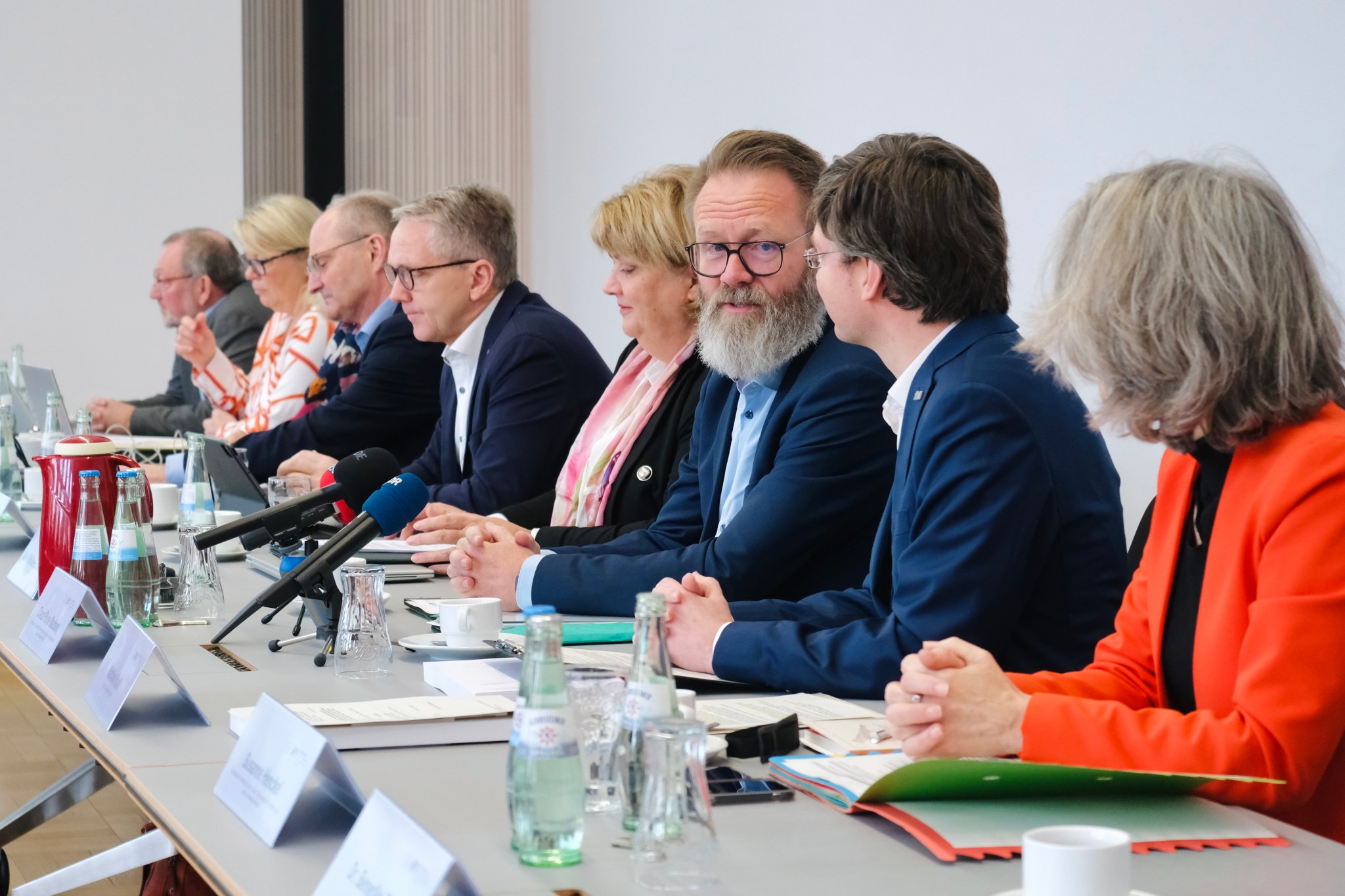 Land und Bund wollen 2026 eine halbe Milliarde Euro auf die Straße ...